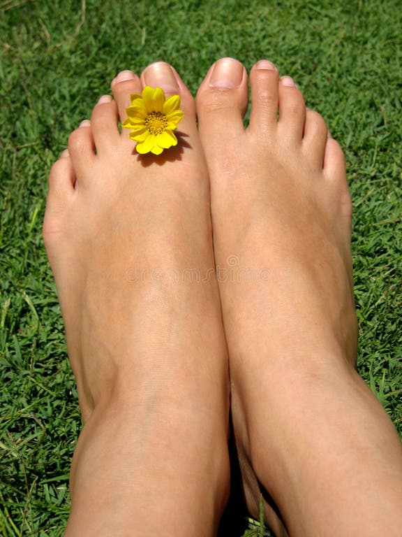 5,300 Girl Feet Flower Stock Photos - Free & Royalty-Free Stock Photos ...