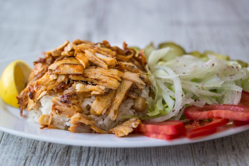 Feg Kebab För Turk Med Ris Pilav Eller Pilaffpotatisar Och Tomat/Sis ...