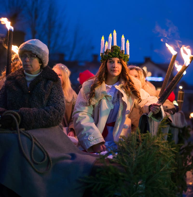 Feier Sankt Lucia redaktionelles foto. Bild von weihnachten - 47982311