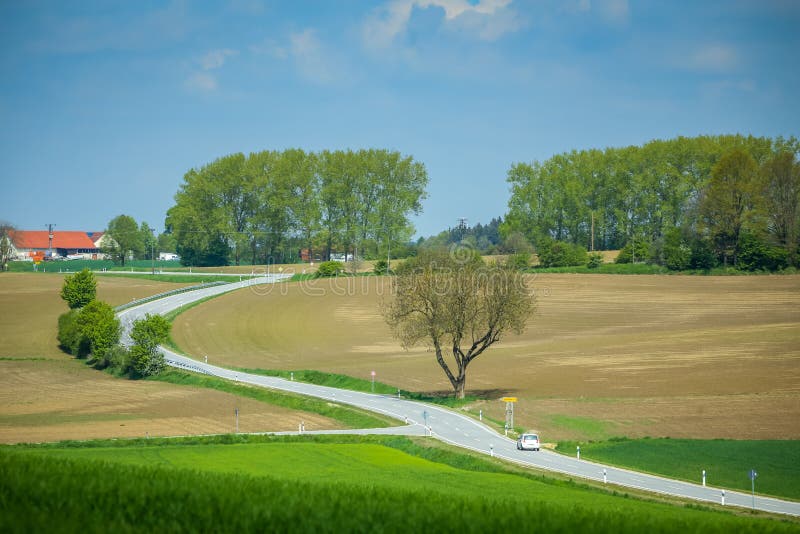 Felder von Bayern stockfoto. Bild von landwirtschaftlich - 94911166