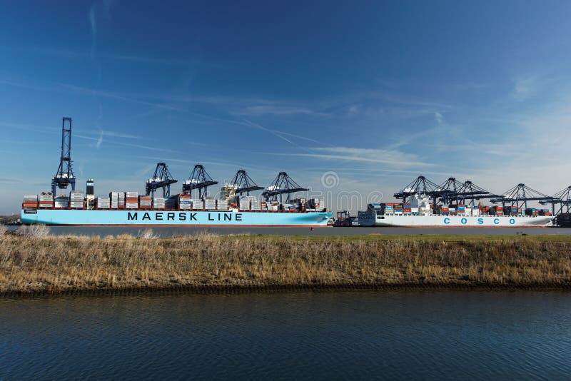 Felixstowe Container Port,UK Editorial Image - Image of freight, docks ...