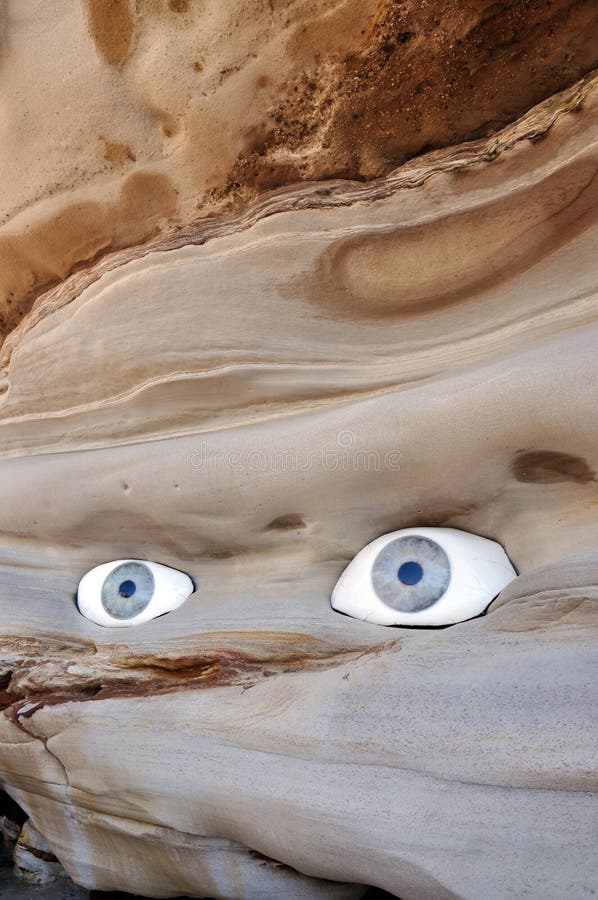 Felsen mit Augen stockfoto. Bild von draussen, berge - 13894472