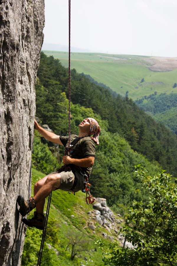 Team Der Bergsteiger, Die Das Gipfel Erreichen. Stockbild - Bild von ...