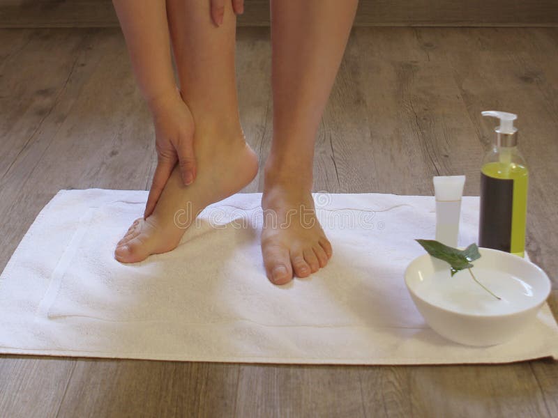 Female Bare Feet Half a Spa Stock Image - Image of foam, water: 157774791