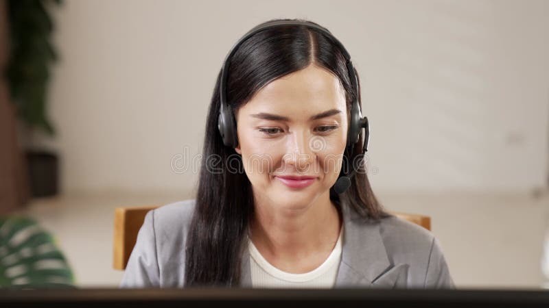 Female Call Center Operator or Customer Service Helpdesk Staff. Blithe ...