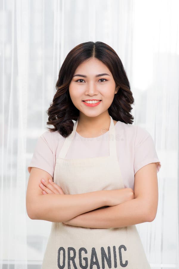 Female Chef Prepare Traditional Vietnamese Soup Pho Bo with Herb Stock ...