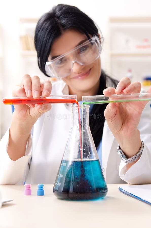 The Female Chemist Working at the Lab Stock Image - Image of healthcare ...