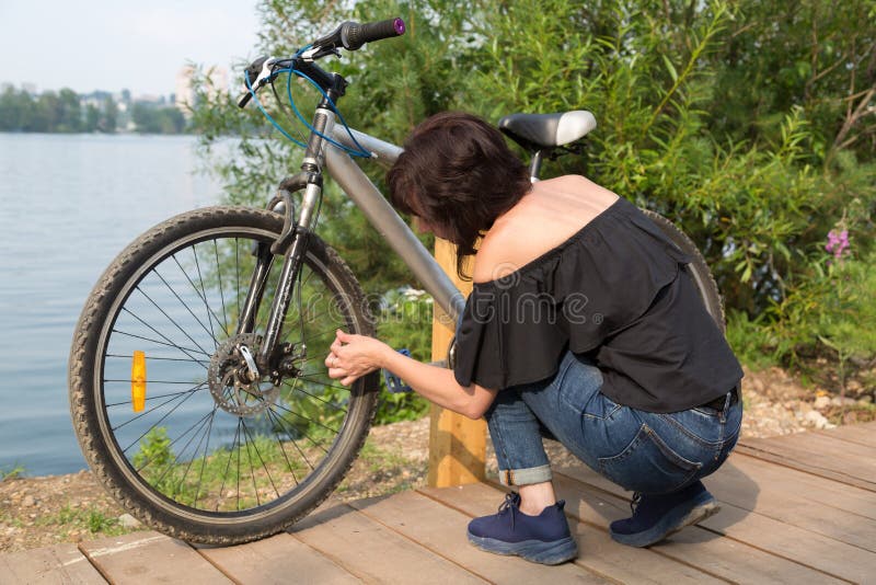 Woman Deflate Tire Stock Photos - Free & Royalty-Free Stock Photos from ... Woman Deflate Tire Stock Photos - Free & Royalty-Free Stock Photos from ...