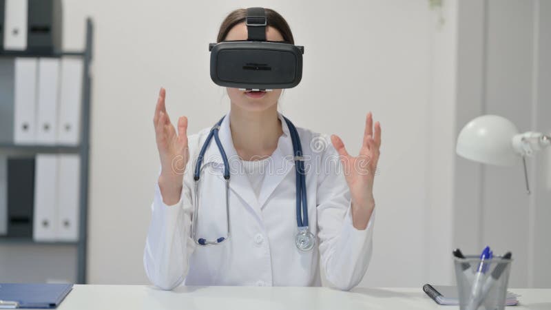 Female Doctor Using VR Headset, Virtual Reality Stock Image - Image of ...