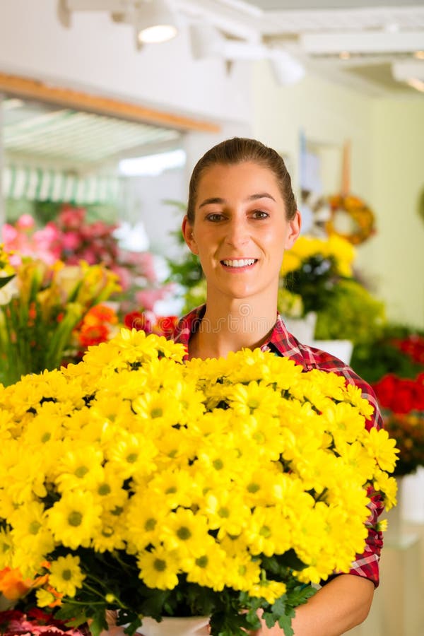 Female Florist in Flower Shop Stock Image - Image of plant, shop: 27225337