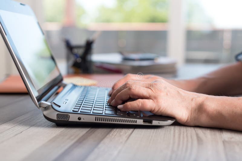 Female Hands Using a Laptop Stock Photo - Image of desk, person: 95636490