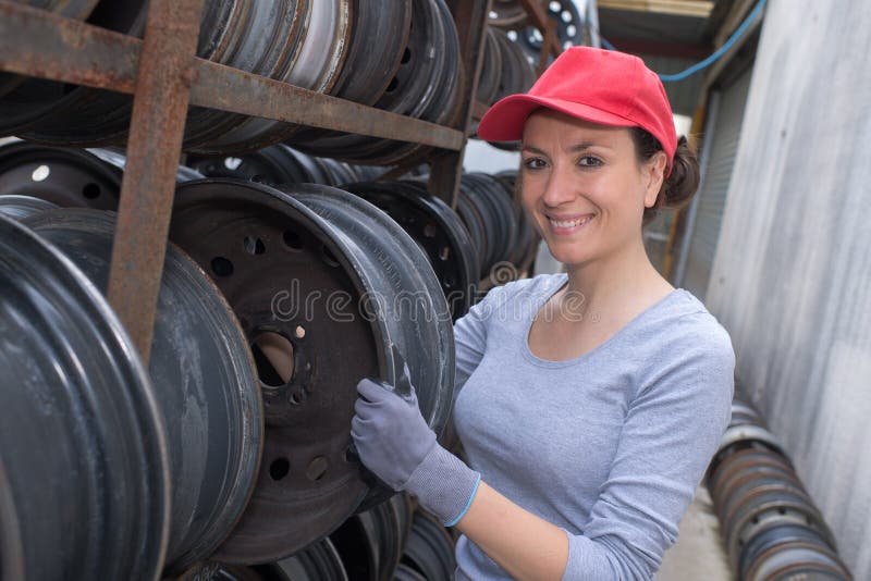 Female mechanic at work stock image. Image of repair - 258796783