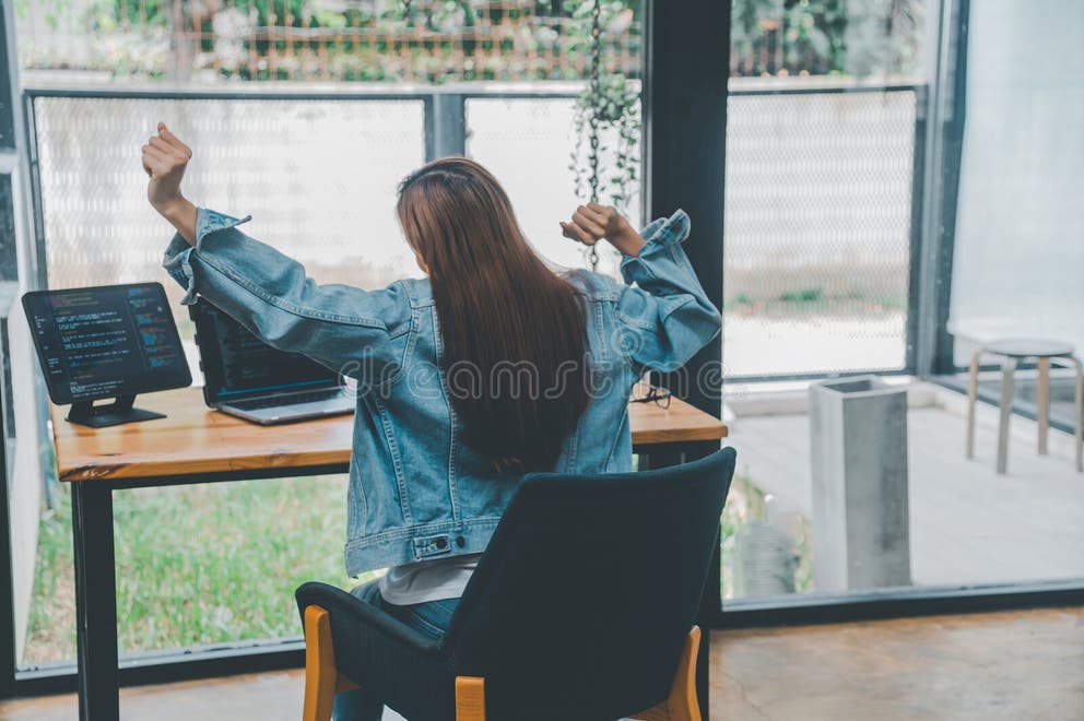 Female Programmers are Stretching Oneself and Relaxing after Working ...