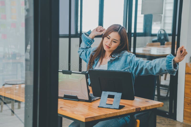 Female Programmers are Stretching Oneself and Relaxing after Working and Planning To Work on ...
