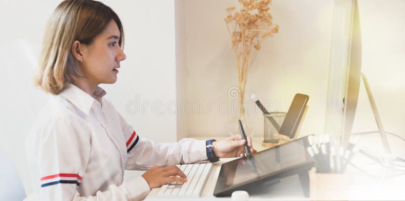 Female Freelancer Using Drawing Tablet Stock Photo - Image of drawing ...