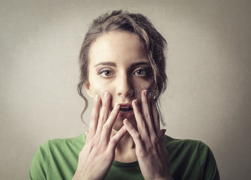 Femme choquée image stock. Image du effondrement, choqué - 71285311