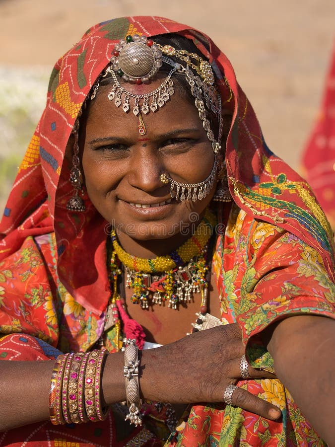 Portrait D'une Femme Indienne Image stock - Image du bohémien, tête ...