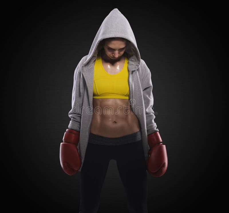 Femme de boxe avant combat photo stock. Image du personne - 38445498