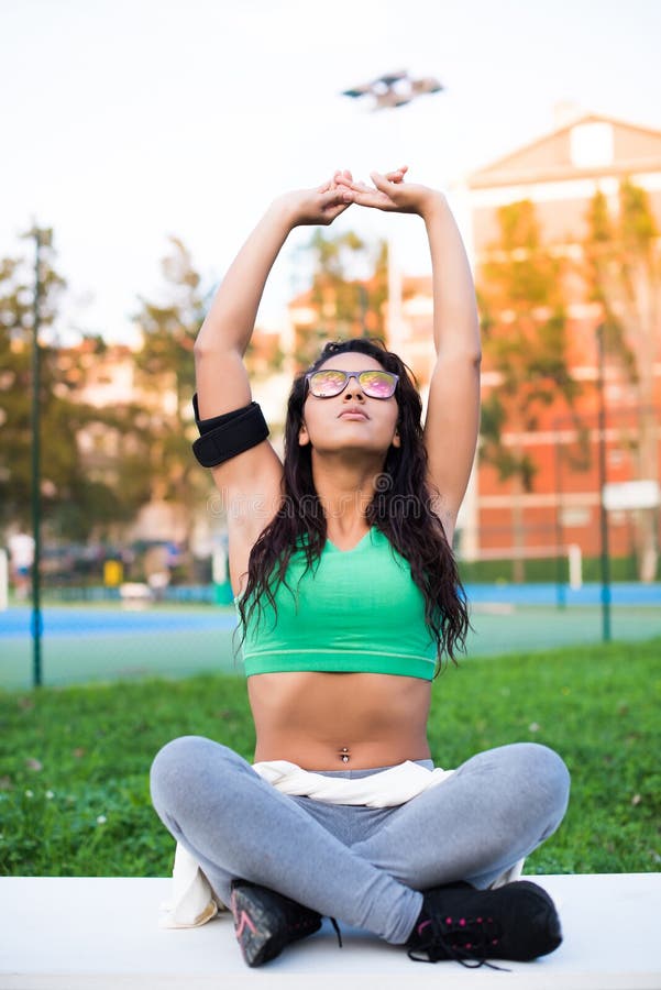 Femme de forme physique image stock. Image du indou, nature - 50002067