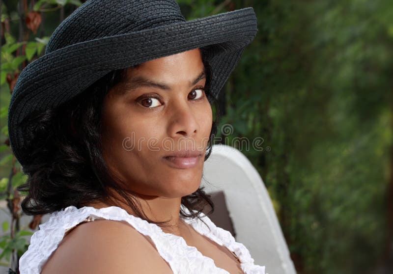 Femme de Metis image stock. Image of femme, extérieur - 16033497