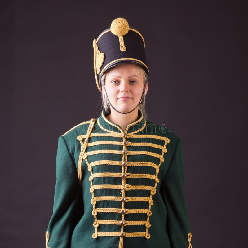 Femme hongroise de hussard image stock. Image du armé - 33116331