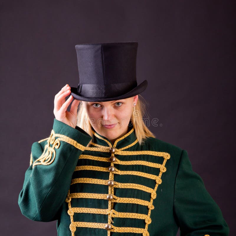 Femme hongroise de hussard image stock. Image du armé - 33116331
