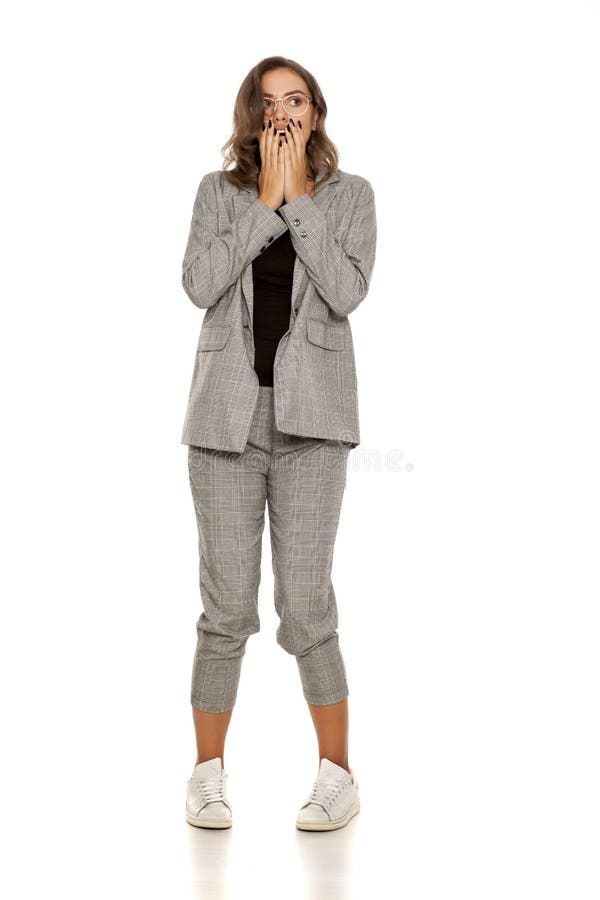 Femme honteuse photo stock. Image du paumes, isolement - 62350228