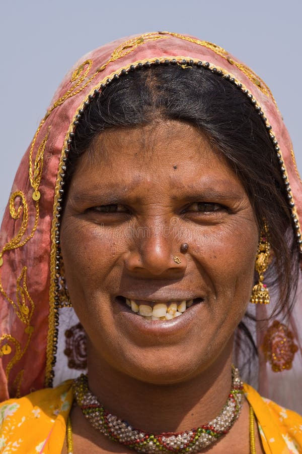 Femme indienne photo éditorial. Image du exotisme, visage - 32868671