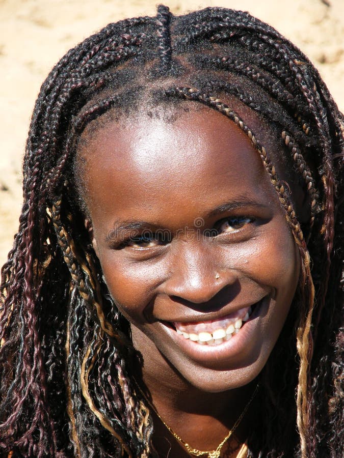 Femme indigène malgache photo éditorial. Image du visage - 20505726