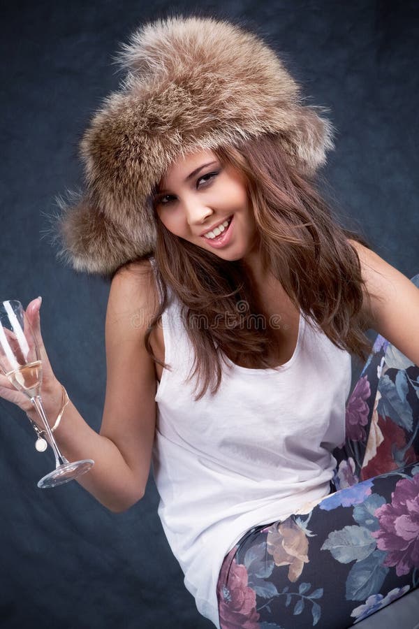 Femme ivre photo stock. Image du février, beau, décembre - 17807582