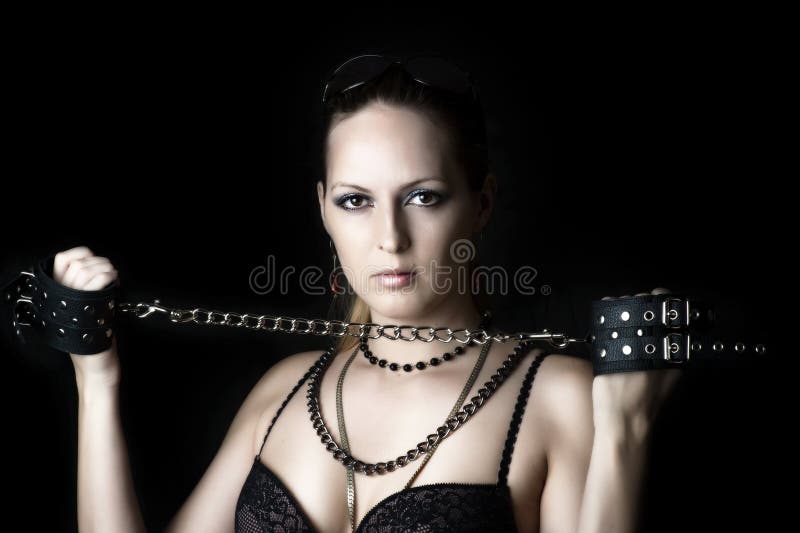 Femme Sexy Avec Des Menottes Image Stock Image Du Madame Attrayant