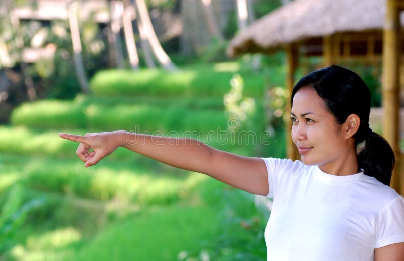 Femme nue en nature. photo stock. Image du attrayant, personne - 2424734