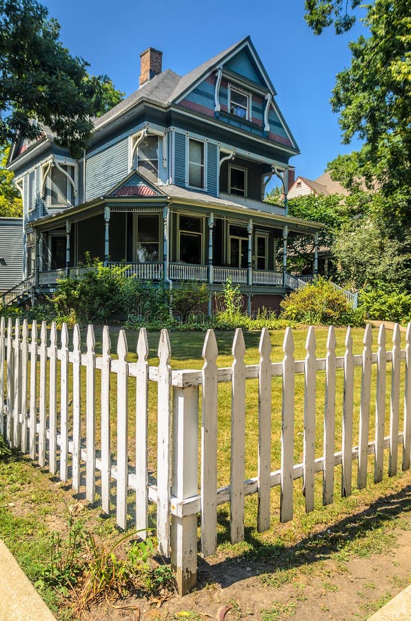 Fenced House in Oak Park stock image. Image of american - 40092831