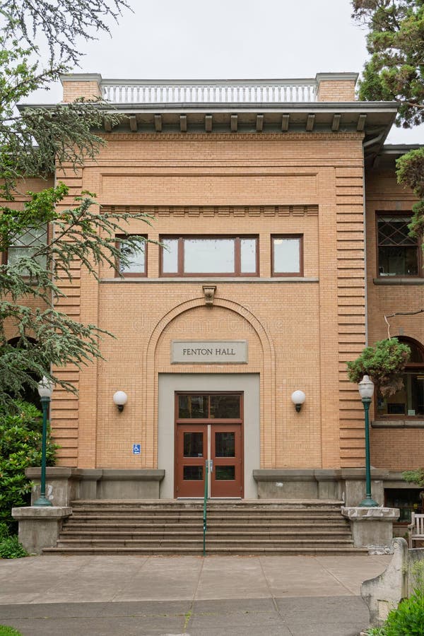 Fenton Hall on the Campus of the University of Oregon Editorial Stock ...