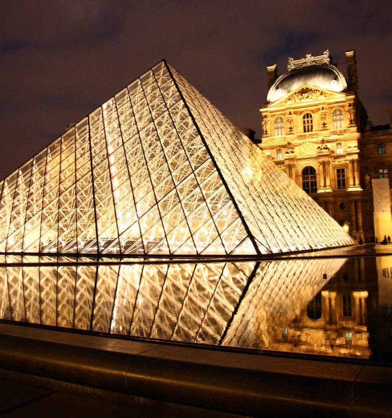 Feritoia alla notte immagine editoriale. Immagine di trionfo - 12688115