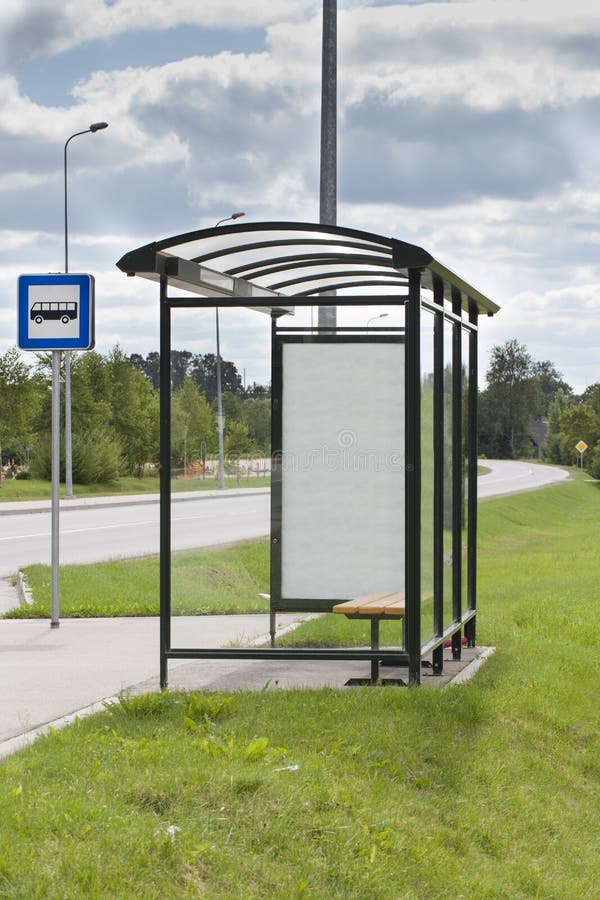 Fermata Dell'autobus Con L'annuncio Fotografia Stock - Immagine di ...