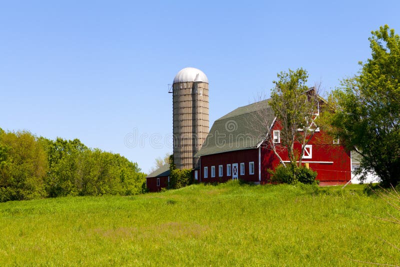 Ferme rouge photo stock. Image du agriculture, garage - 26179478