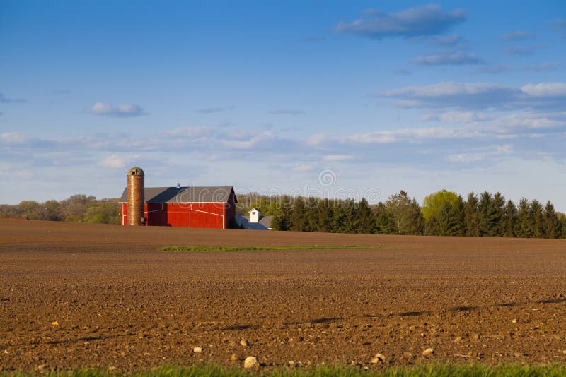 Ferme Américaine Rouge Traditionnelle Image stock - Image of propre ...