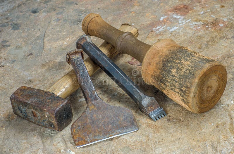 Ferramentas Do Pedreiro No Fundo Dos Restos Foto de Stock - Imagem de ...