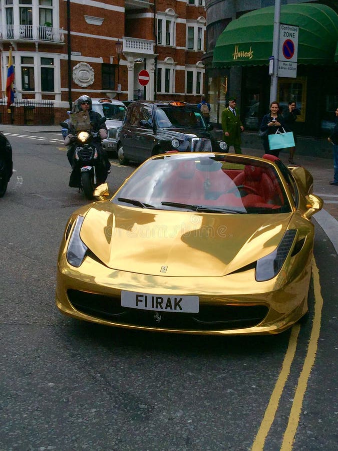 Ferrari de oro imagen editorial. Imagen de motor, velocidad - 61788145
