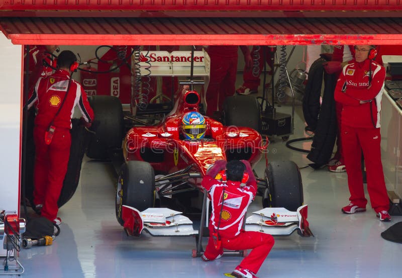 Ferrari F1 team editorial photo. Image of extreme, mechanical - 18967896