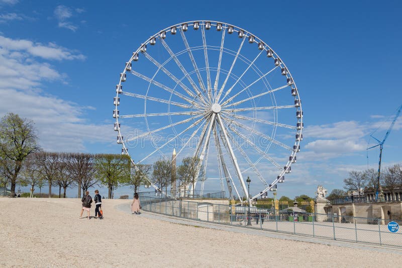 Ferries Wheel in Paris at Dusk Editorial Photography - Image of place ...