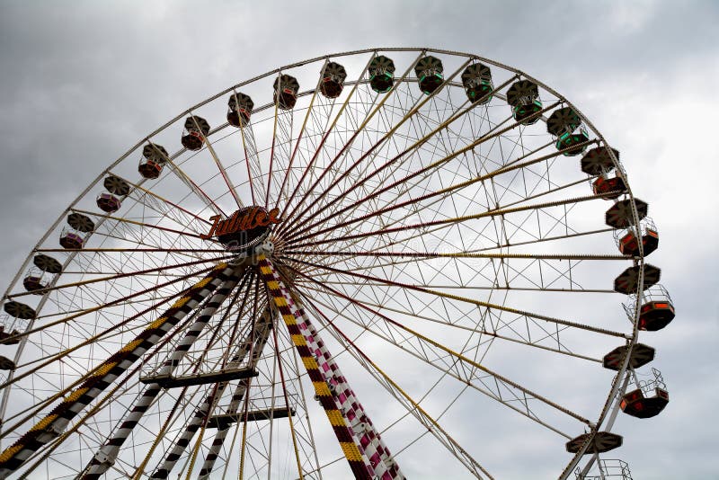 Ferris Wheel editorial photo. Image of ireland, townsquare - 43912996