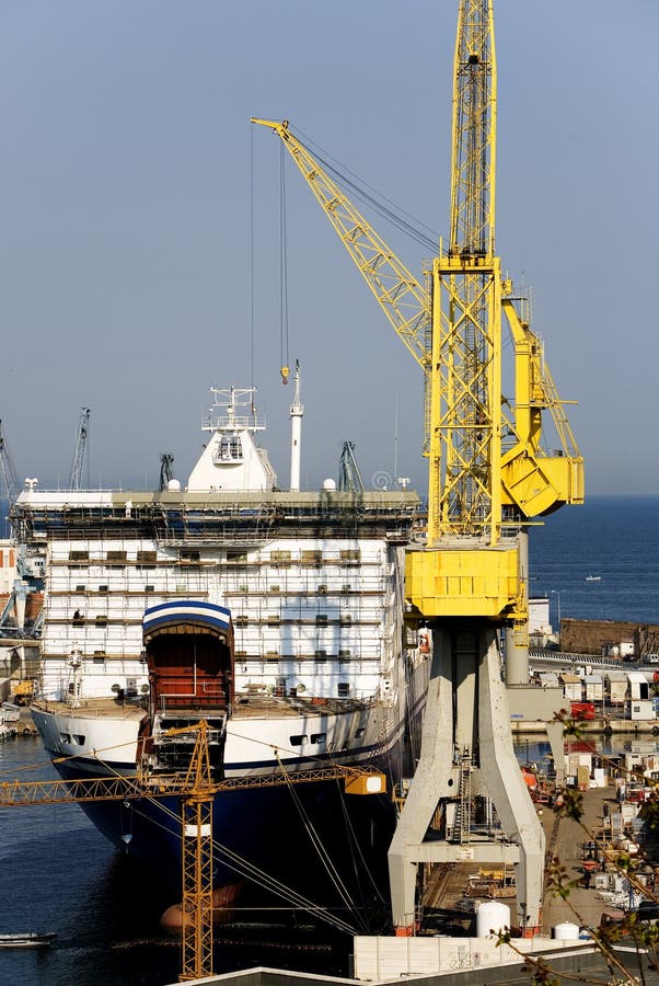 Ferry-boat En Construction Dans Un Chantier Naval Image stock - Image ...