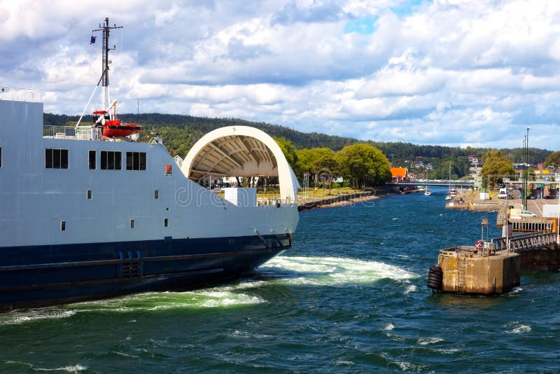 Ferry boat in port stock image. Image of norge, view - 140902967
