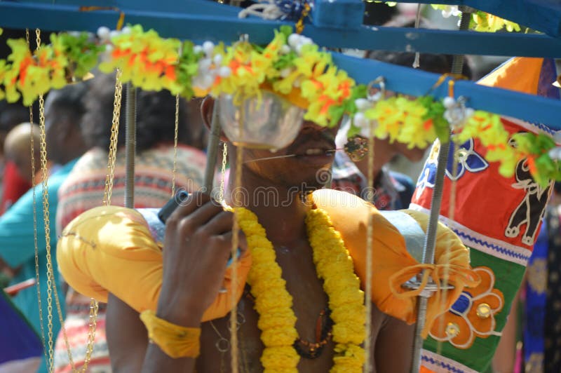 Festival De Kavadi En Cavernes De Batu Image éditorial - Image of ...