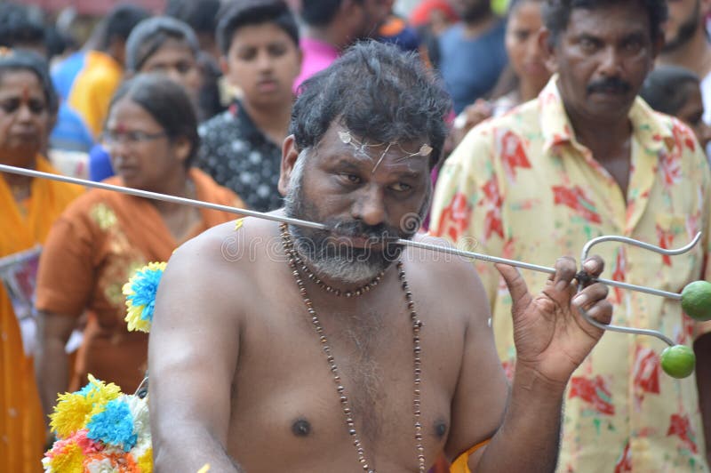 Festival De Kavadi En Las Cuevas De Batu Foto de archivo editorial ...