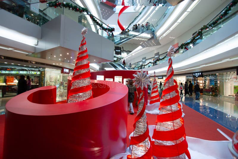 Festival Walk Christmas Tree Decorations in Hong Kong. 9 Dec 2006 ...