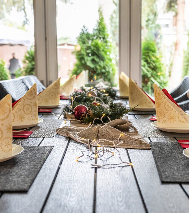Festive Dinner Table Setting Decoration for Christmas with Paper ...