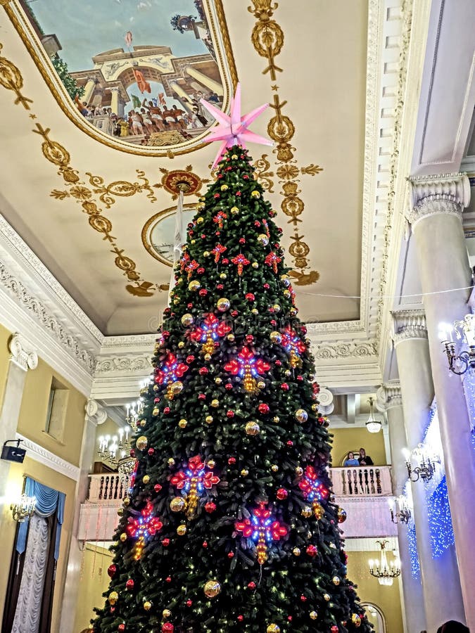 Festive Elegant New Year Tree in the Great Hall Stock Photo - Image of ...